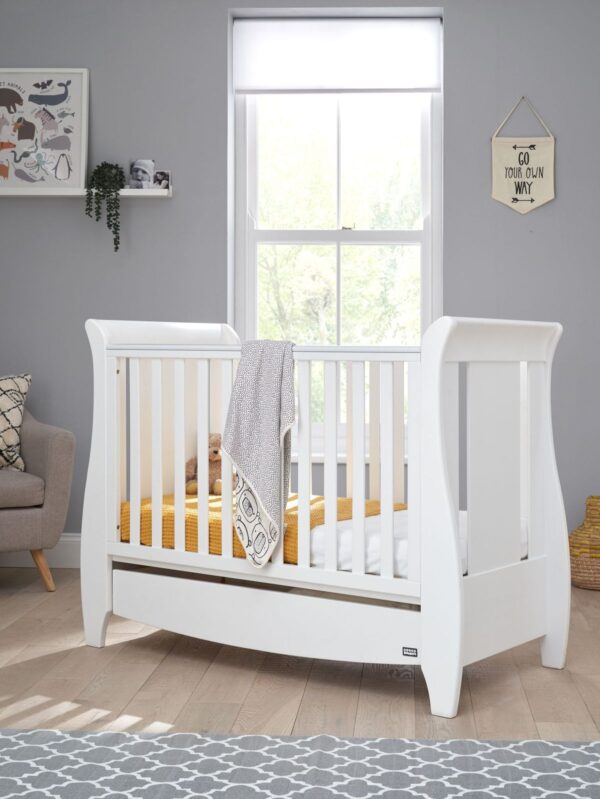 cot-beds-for-newborn-babies-in-the-uk